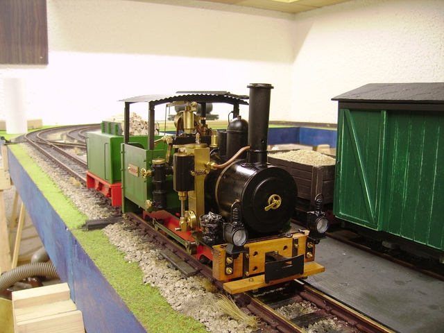 Regner Konrad mit Tender und RC - Tuning - Schienendampf Lounge